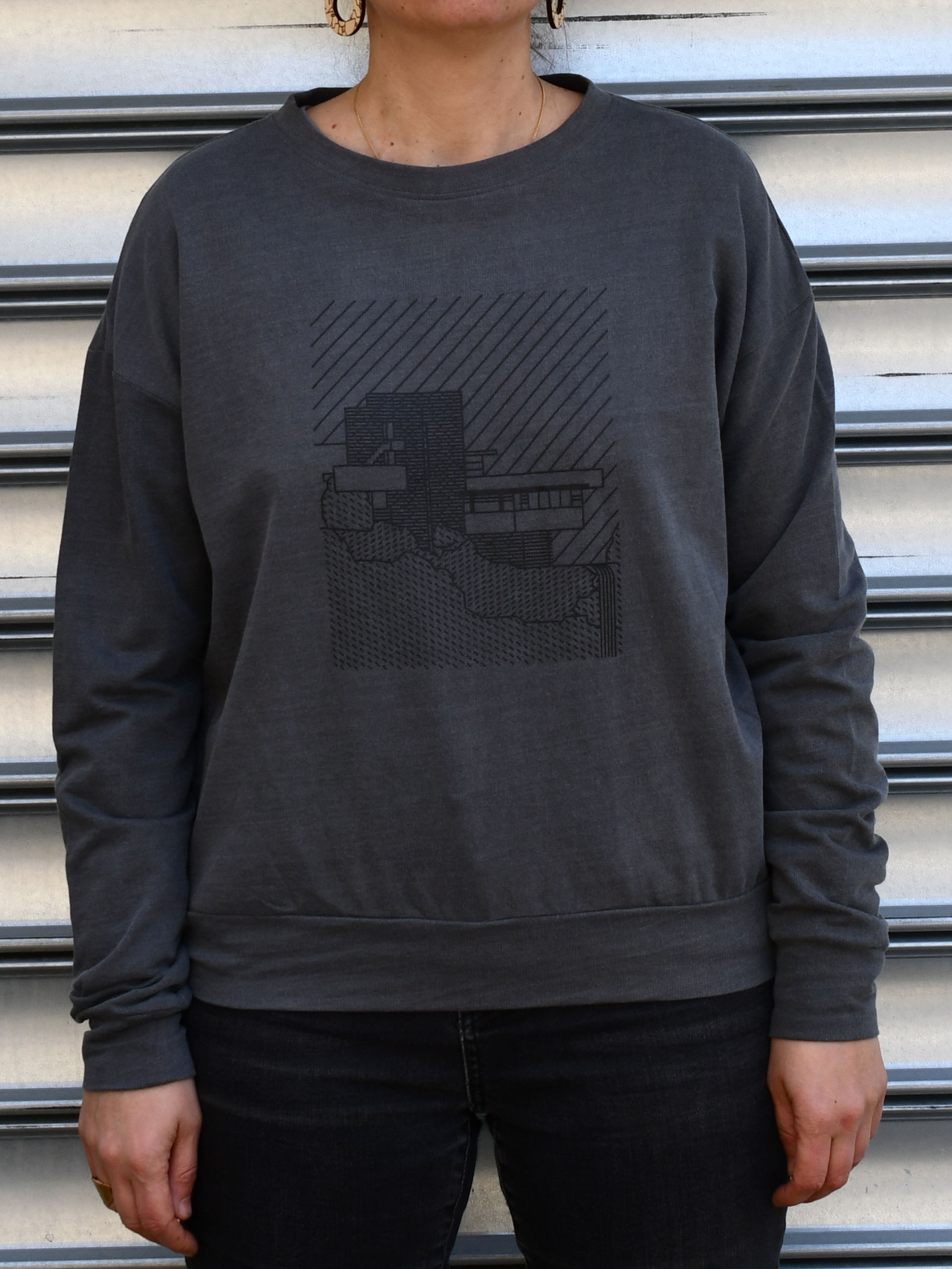 Villa Crew Neck Grey | Crapyfake